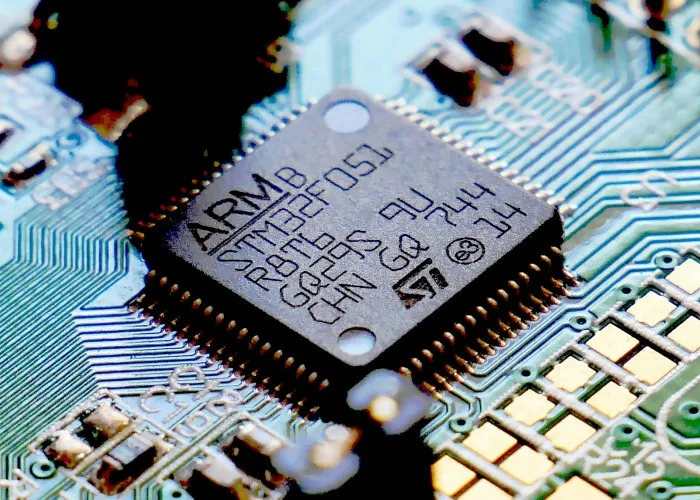 PC on ARM - Linux and Windows on ARM