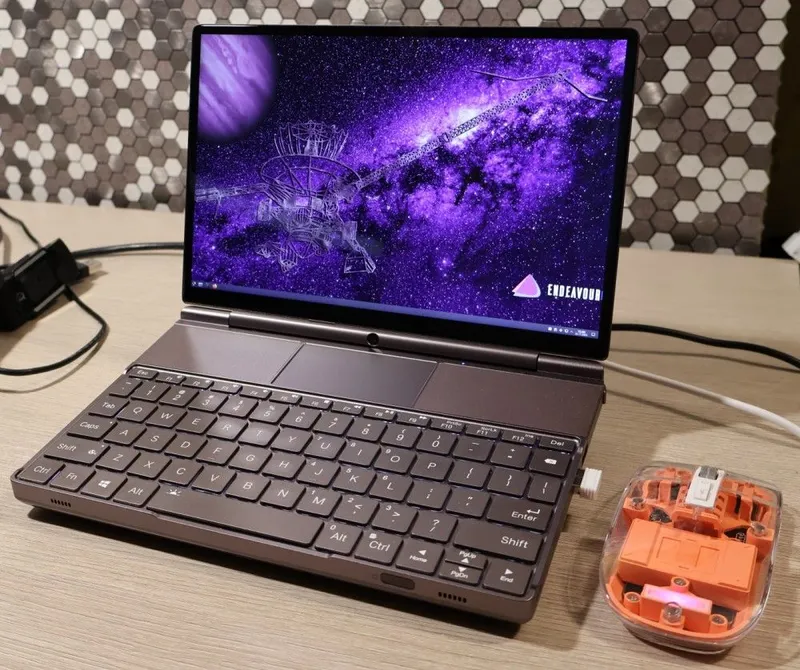 Benchmarking various Linux distributions on GPD Win Max 2